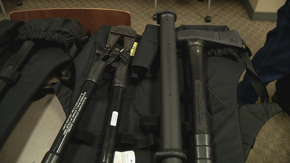 Nonprofit gives Hendersonville police breaching tool kits | WLOS