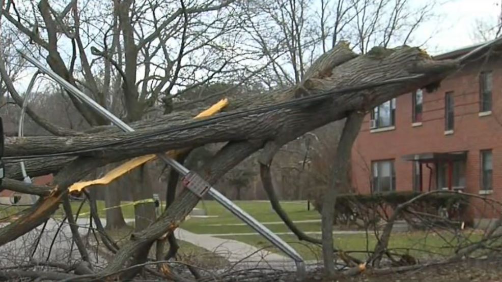 Strong wind gusts make it challenging to get around and work | WHAM