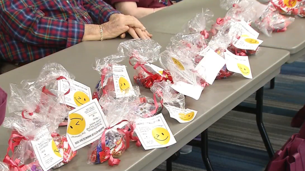 College students receive random acts of kindness | WRSP