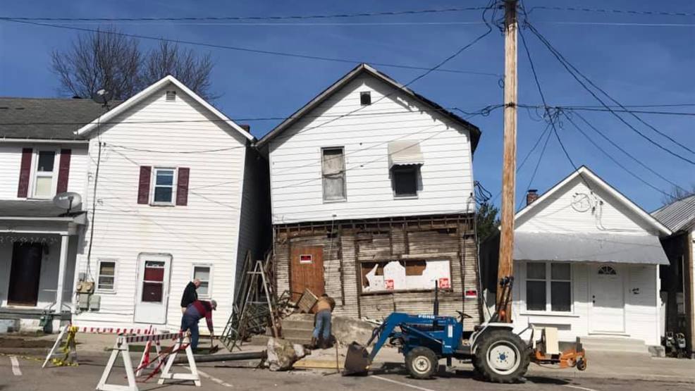 Old grocery store starting to collapse into neighboring houses | WSYX
